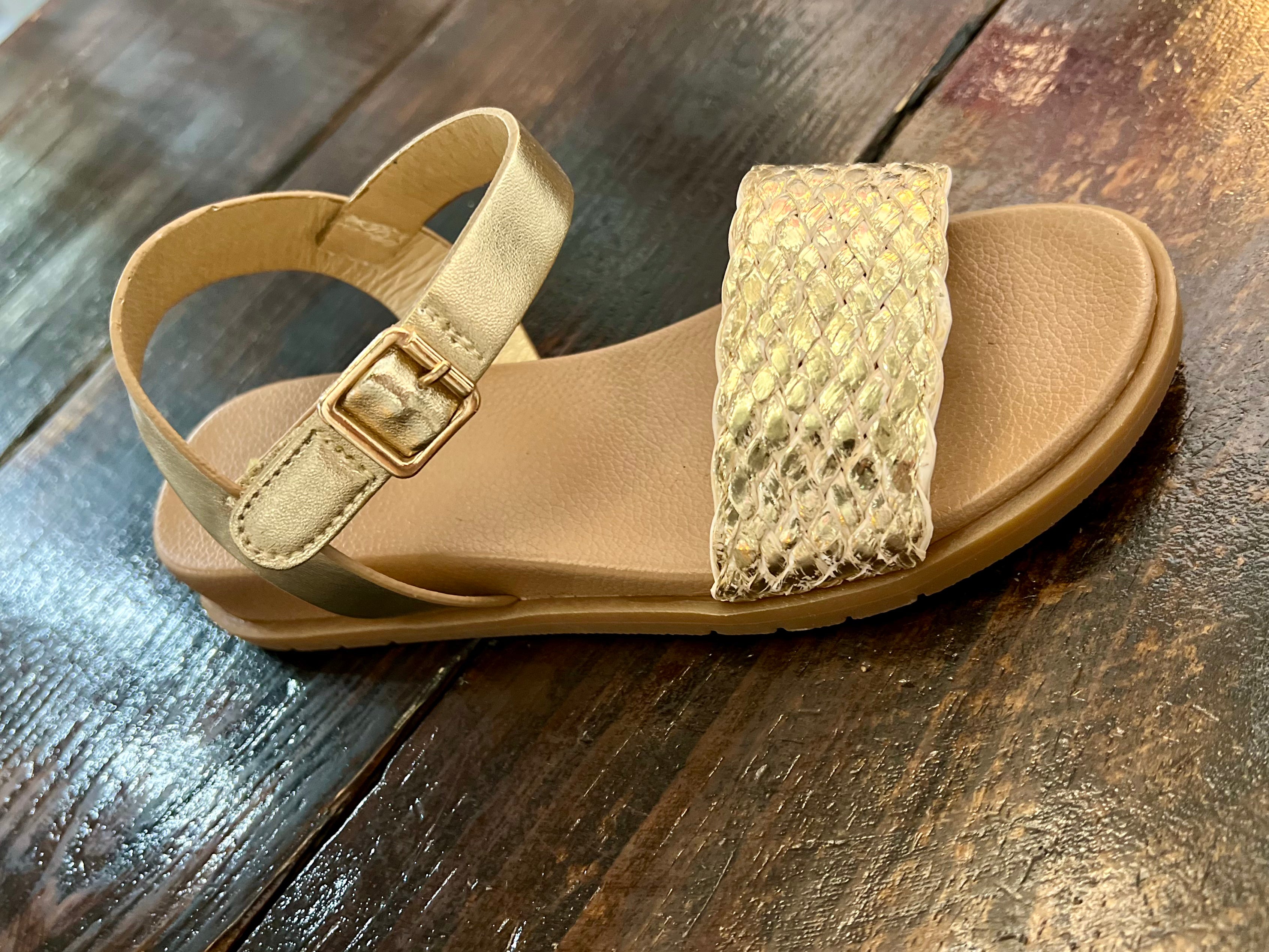 Koddee Nappu Soft Gold Sandal – The Sugarplum Tree